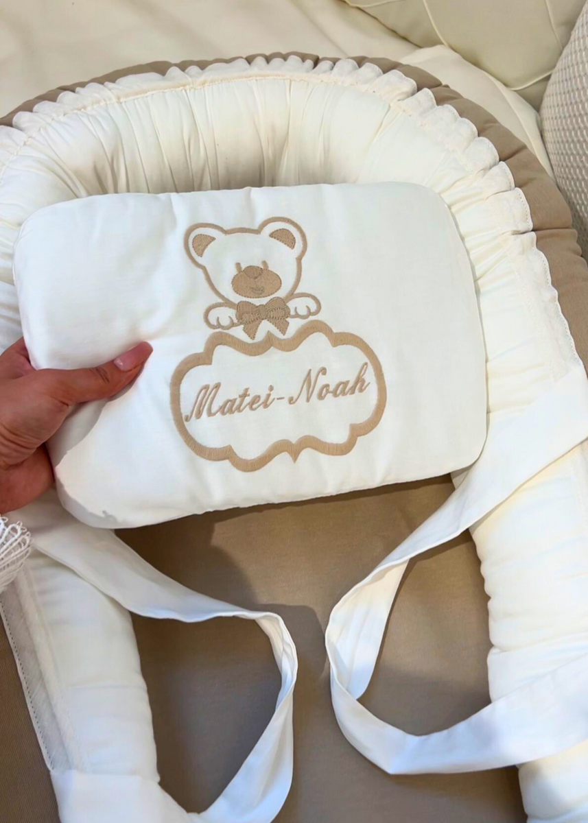 Babynest personalizat AnneBebe – Personalizare nume bebe pe pernă