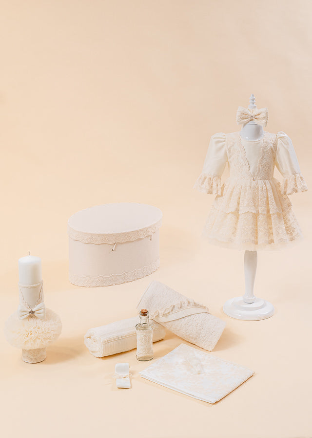 Set Botez Iulia 4 Piese Rochita Trusou Lumanare Cufar AnneBebe